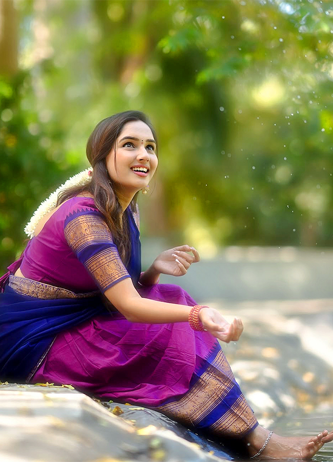 హాఫ్‌ శారీకే అందం తెచ్చిన ‘బుజ్జితల్లి’ (ఫొటోలు) | Panasa Prathyusha ...